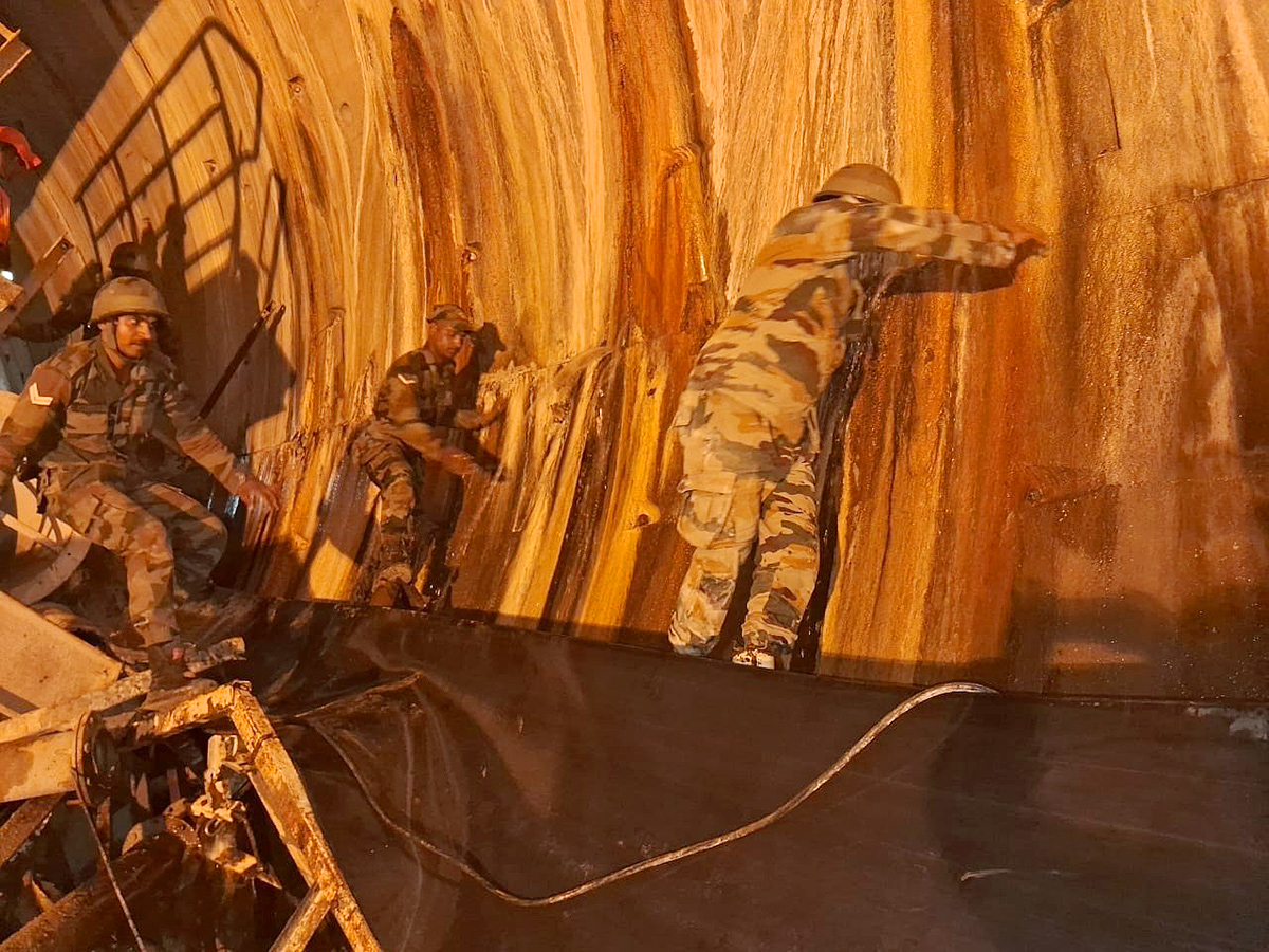 SLBC వద్దకు ఆపరేషన్ మార్కోస్ టీమ్‌.. ప్రస్తుత పరిస్థితి ఇలా.. | slbc Tunnel rescue operation ...